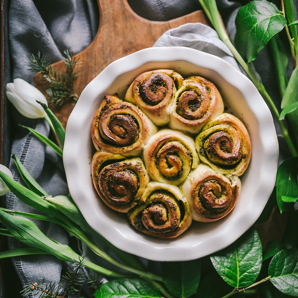 Basil Pesto Spiral Pull-Apart Dinner Rolls - The Storied Recipe