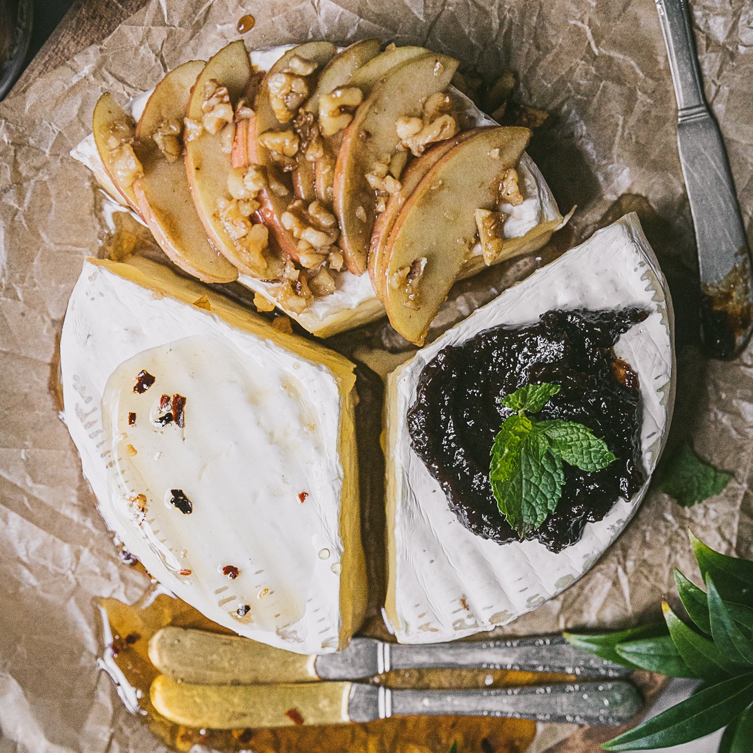 What to Serve with Baked Brie: 35 Toppings + Pairings - The Storied Recipe