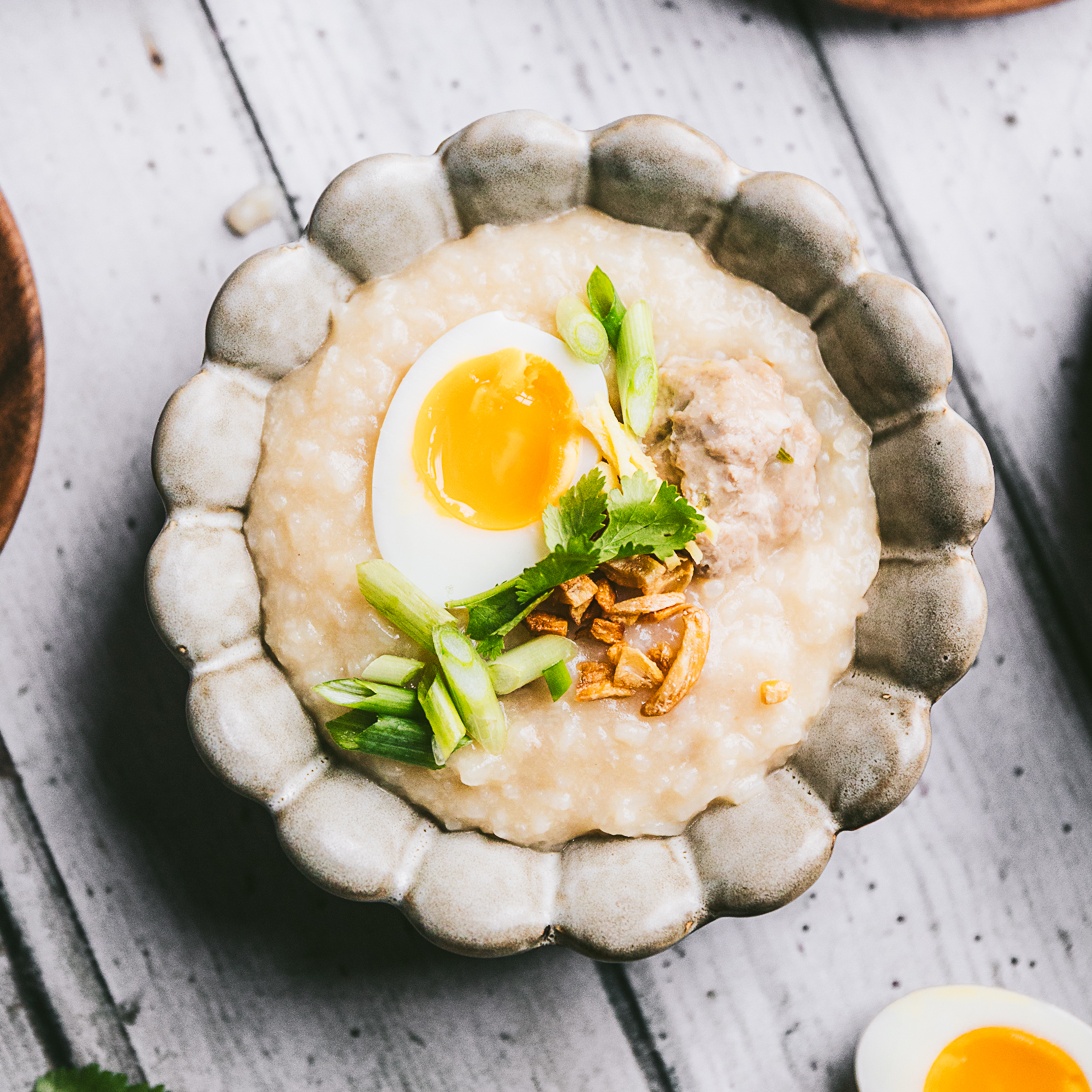 Thai Breakfast Rice Porridge with Crispy Garlic & Pork (Thai Jok or ...